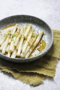 How To Cook White Asparagus - Simple & Easy To Do