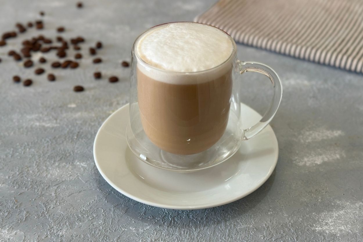 How Much Milk Is in a Latte? | The Answer is Here